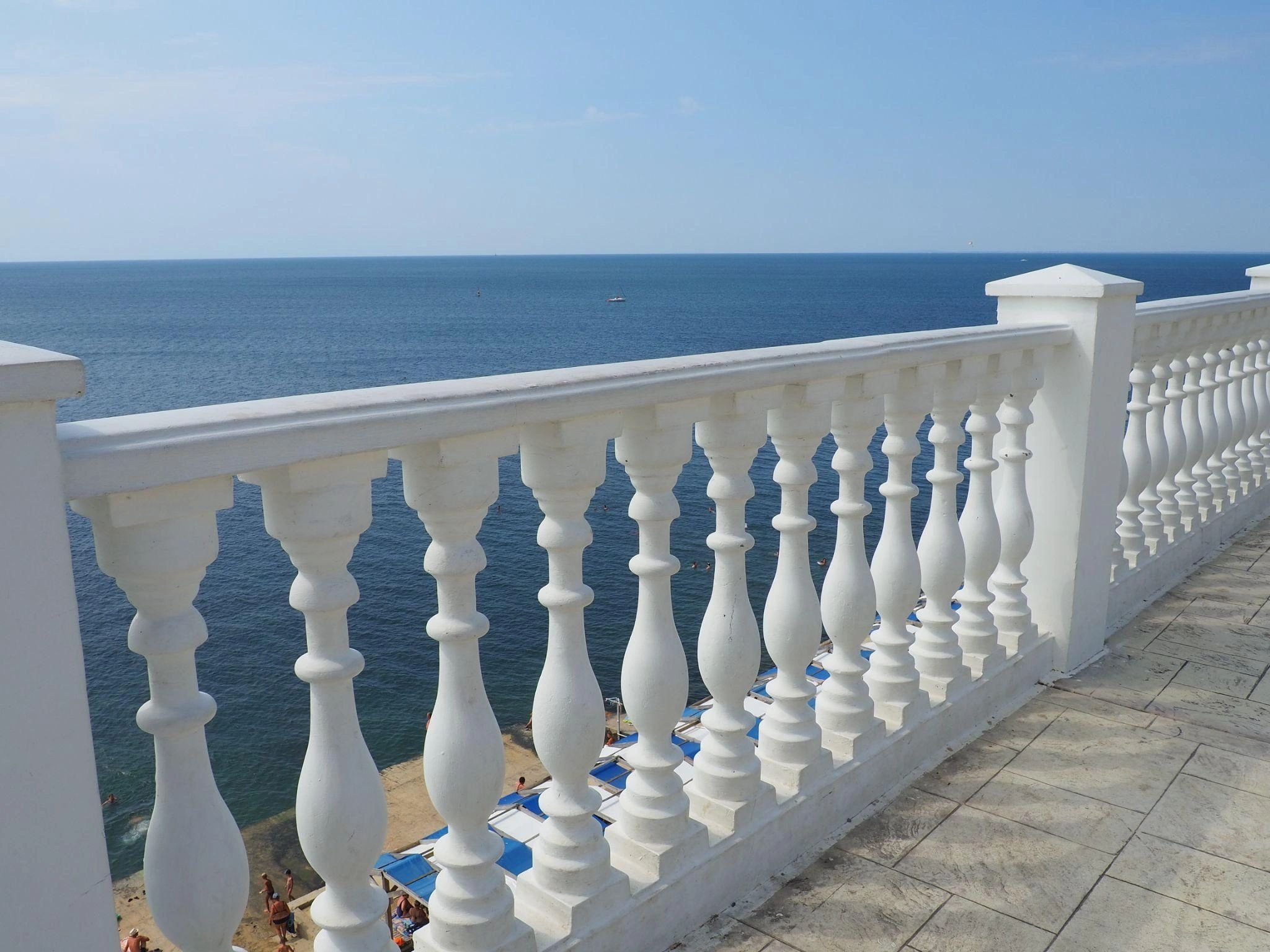 ¿Cuál es el precio de la balaustrada de piedra?